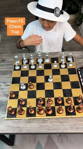 Low % possible, but if he go pawn F5, do this chess trap 😃✅♟️ #chess #chesslovers #chessmaster #chessman #chesstrap
