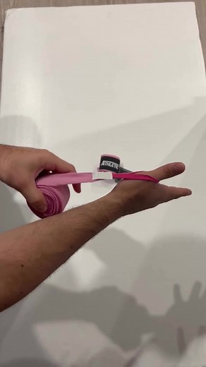 Hand wrap tutorial 🤜🏼 Link in bio to grab a pair #boxing #fyp #viral #athletic #handwrap #chancla