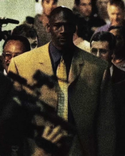 Im a Bron guy but i love Jordan so much he's the reason im so into the game || #w1mp #michaeljordan #xybzca #nba #fyp