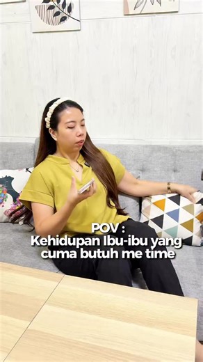 Mommy Pris, Jayden & Jaxton on Instagram: "Bakalan nyesel banget kalo kalian belum cobain cake yang satu ini ! Brand lokal asal Makassar yang fokus ke olahan cokelat dengan cita rasa modern✨ Mulai dari tekstur cake yang lembut, rasa cokelat yang mewah banget😍 Packaging-nya juga cakep, cocok dijadiin hampers buat kasih ke kerabat atau keluarga. Kalo lagi jalan di Trans Mall Makassar sekalian mampir di Coklatana Cake yah guys🥰 @coklatanacake"