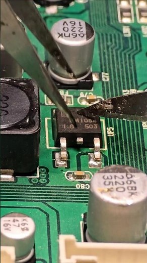 3-Pin Giant: Safely Desoldering SMD with a Thermal Pad! 🌡️