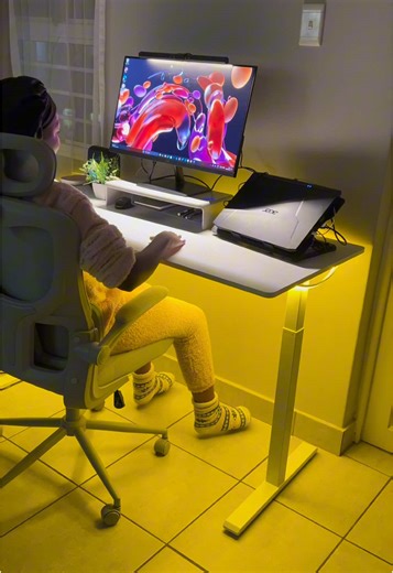 I love everything about my new workspace. Let me know if you want details of the stuff. Can someone recommend a wireless keyboard with backlighting and a wireless headset 😮‍💨 #lifeupdate #desksetup #desktour #homeoffice #wfhhacks #wfhlife #workfromhome #ergonomicchair #ergonomicdesk #takealot