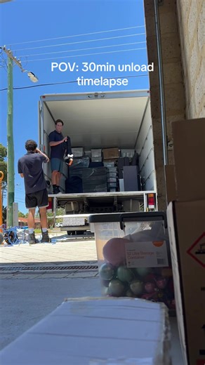 Smooth movin and groovin⚡️ #movers #perth