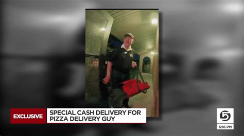 Pizza Delivery Driver Gets Surprise Tip Becomes Tiktok Famous Youtube