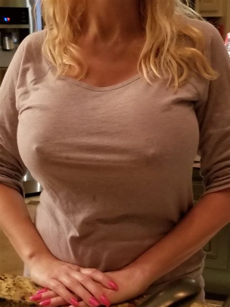Nippls Pokies Braless Tumblr Blog Gallery