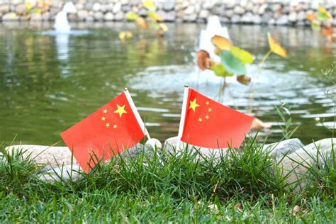 祝福伟大祖国生日快乐 东方市 新浪新闻