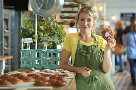 Channel Food Unwrapped Kate Quiltons Life Off Camera From Famous
