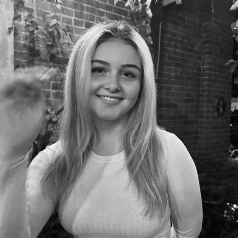 Isabella Clark Isabellagclarkk On Threads