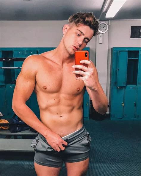 Too Hot To Handle Harry Jowsey Confirms New Romance With Model Hot
