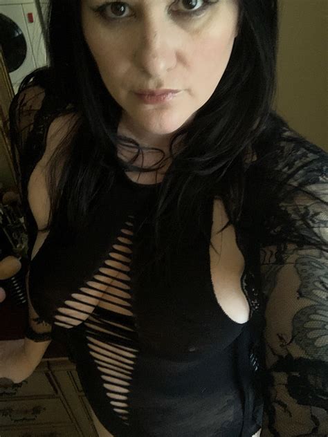 37f I Wonder How Many Neighbors Wonder What I Look Like Naked Scrolller