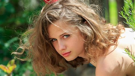HD Wallpaper MetArt Magazine Clarice Blue Eyes Brunette Closeup
