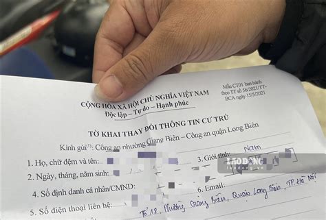 Phụ huynh thở phào sau khi Hà Nội dừng yêu cầu xác nhận cư trú cho học