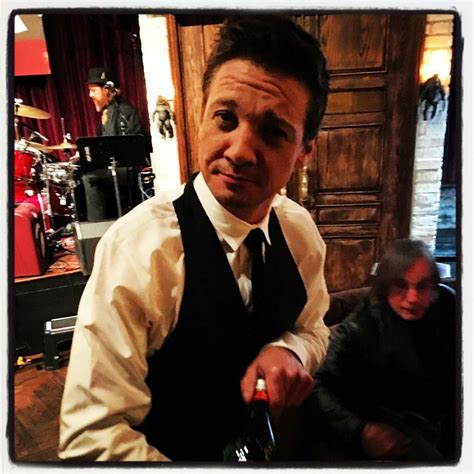 Jeremy Renner Clint Barton Hawkeye Nice To Meet American Actors