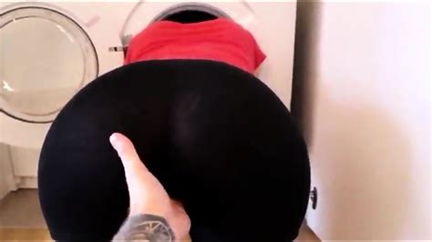 Madrastra Australiana Madura De Grandes Tetas Y Gran Culo Atrapada En La Lavadora Tratando De