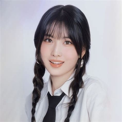 Pin De 🌱 En Momo Mi Novia Hermosa Novia Coreana Celebridades