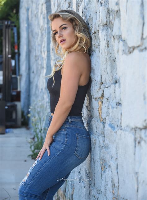 Slimthick Vics Photo Portfolio 0 Albums And 30 Photos Model Mayhem