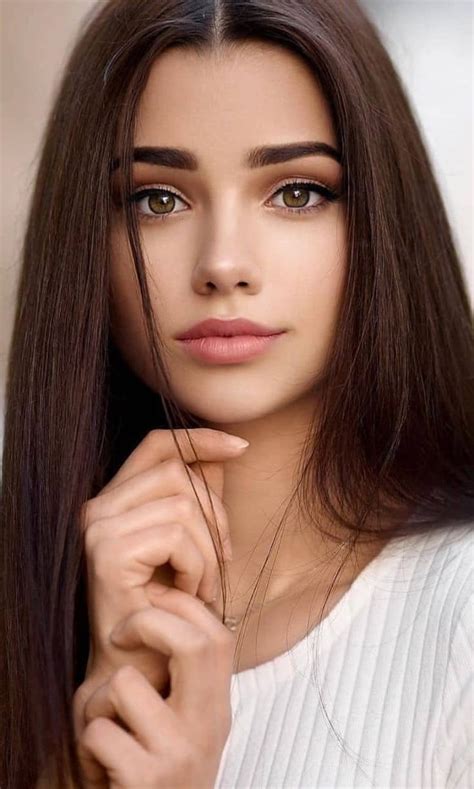 Pin By Melcreativegirl On Glamour Girl With Green Eyes Beautiful Girl Face Brunette Beauty