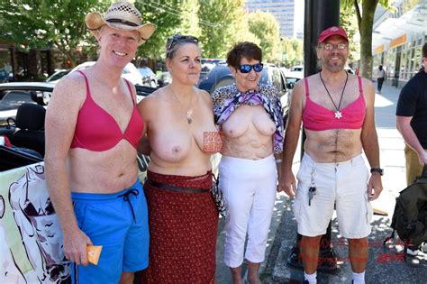 2017 Oben Ohne Proteste Vancouver Bc Porno Bilder Sex Fotos Xxx Bilder 3785196 Pictoa