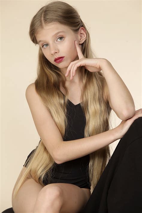 Kristinа Soboleva摄影集 哔哩哔哩 CFC