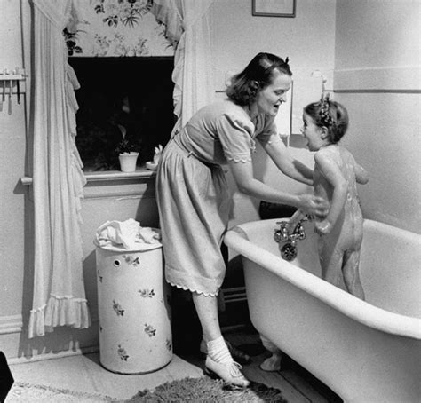 Retro Mom And Daughter Sleeping Nude Cumception