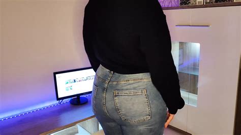 Großer Knackarsch In Engen Jeans Xhamster