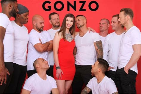 Tw Pornstars Susan Ayn Official Twitter Nice Group Photo From My Recent 10 On 1 Scene 😀 9