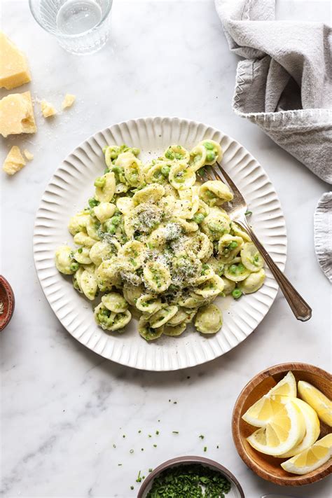 15 Minute Creamy Pasta With Peas The Natural Nurturer