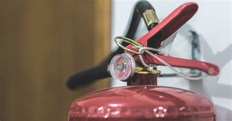 Be Prepared How To Properly Use A Fire Extinguisher SafeWise