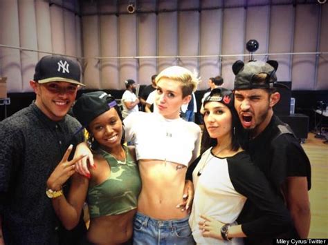 Miley Cyrus Flashes Underboob In Tiny Crop Top Photo Huffpost Entertainment