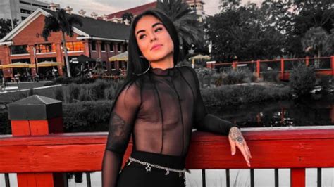 The Boobless Babe 28 Year Old Woman Gets Both Breasts Removed Despite Not Having Cancer Know