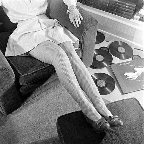 16 Vintage Photos That Capture The Nylon Stockings Allure In The 1940s And 1950s ~ Vintage Everyday