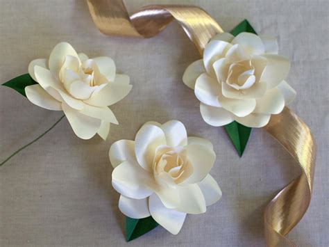How To Make Paper Gardenias How Tos Diy
