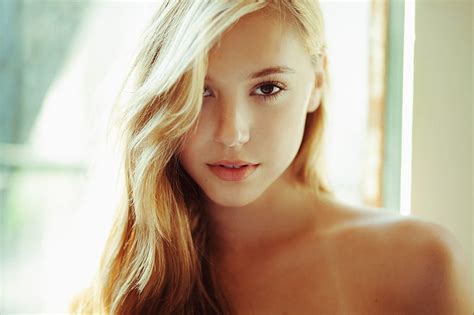 Womans Face Women Blonde Model Alexis Ren Looking At Viewer Long Hair Hd Wallpaper