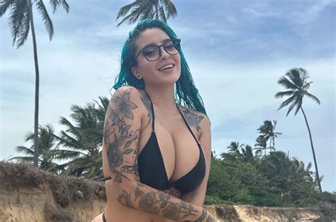 Carla Rose Black Se Prepara Para Celebrar Su Primer Aniversario En Arsmate Blog Arsmate