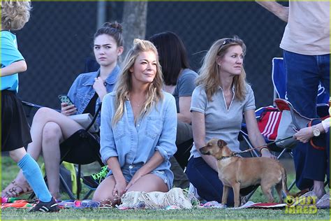 LeAnn Rimes Proves Even Soccer Moms Can Rock Daisy Dukes Photo 3321762