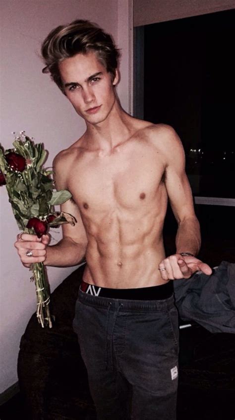 Gay Male Models Blonde Guys Grunge Skater Grunge Guys Character Inspiration Male Ripped Abs