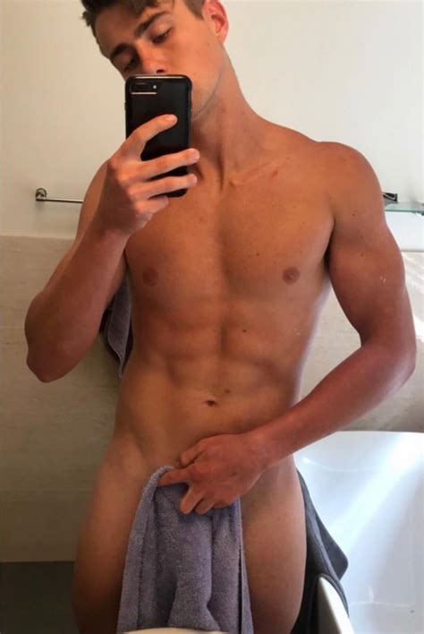 Le Foto Sexy Di Harry Jowsey Di Too Hot To Handle Di Netflix BitchyX