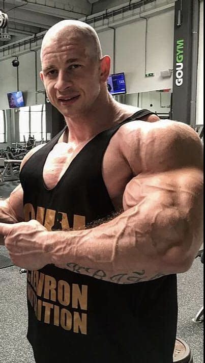 Pin De Muscle Fan In Philly Em Biceps