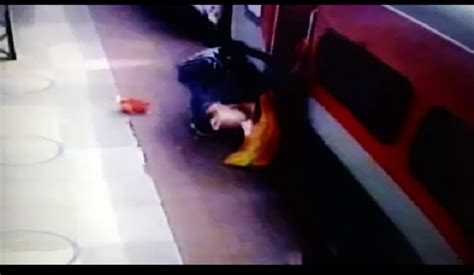 भपल म चलत पजब मल म चढत वकत महल क पर फसल कसटबल