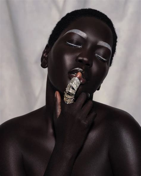 ¡se La EnseÑamos Diosa De ébano La Modelo De Sudán Con La Piel Más Oscura Del Mundo Que