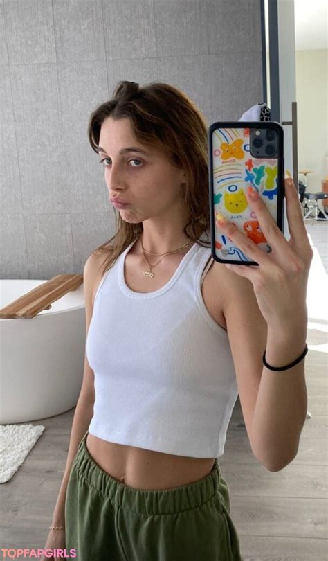 Emma Chamberlain Nude OnlyFans Leaked Photo 35 TopFapGirls