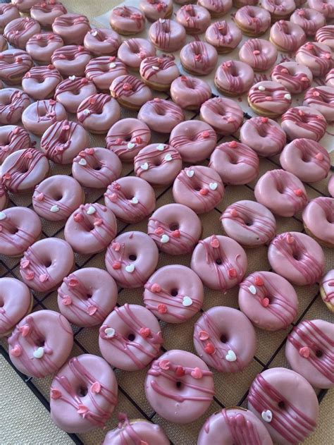 Pin Tillagd Av Ludmila Louzada På Donuts