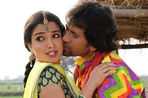 Romantic Scene In Bhojpuri Movie Bhojpuri Filmi Duniya