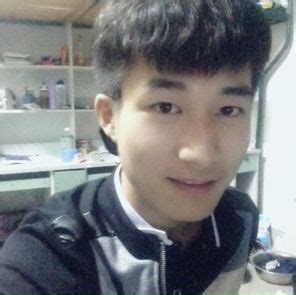 自拍男生头像真实5张 帅气男生头像真人自拍照 2 配图网