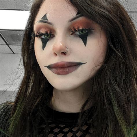 Its Halloween On A Monday So Im A Clown At The Office Rgothgirls