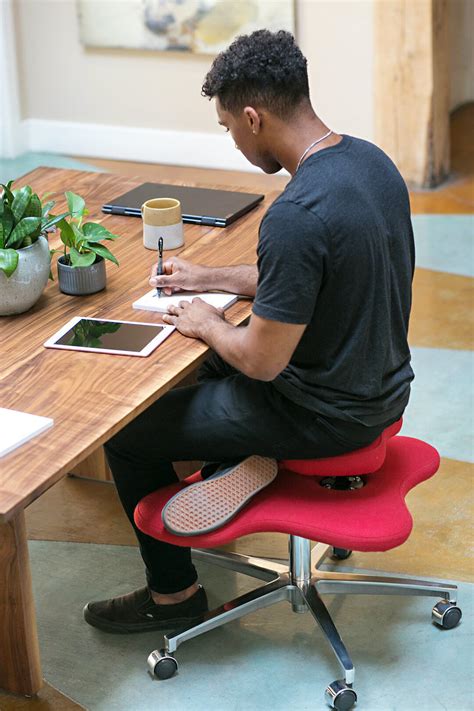 The Soul Seat An Office Chair That Allows You To Sit Crosslegged Core77