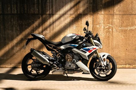 Reasons Why The Bmw S R Is The Ultimate Hyper Naked Bike Motodeal