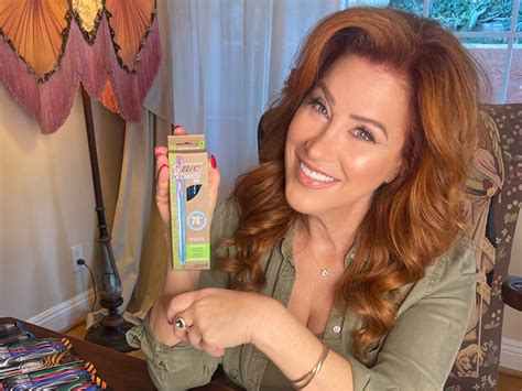 Lisa Ann Walter Gives Back To Teachers In New Bic Partnership