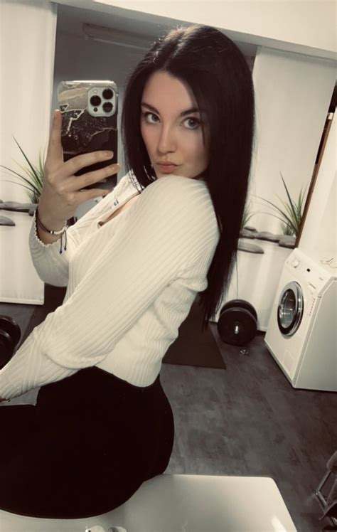 🔥göttin Sophia 🔥 On Twitter Rt Herrinsophia99 Mach Dich Nützlich Für Mich 💅😉