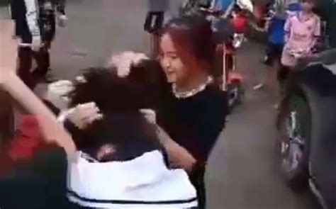 NỮ SINH BỊ ĐÁNH HỘI ĐỒNG Ở ĐÔNG ANH tin tức Mới nhất Nữ sinh bị đánh